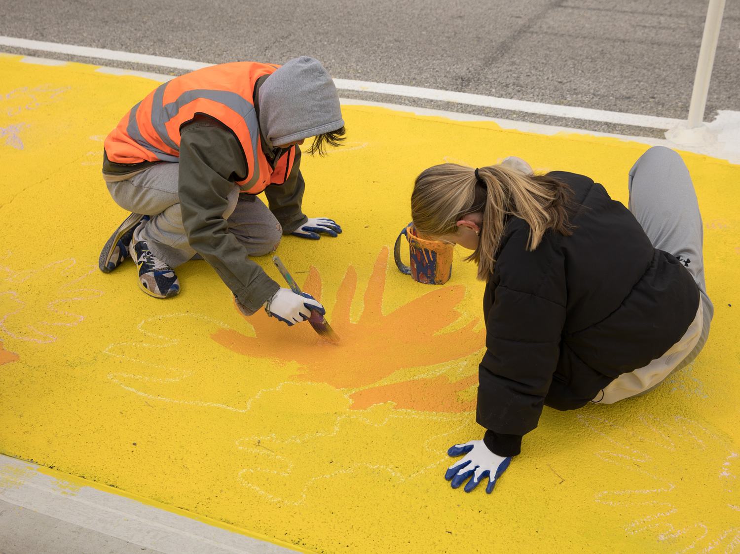 Surrounding a school with safe crossings | Asphalt Art