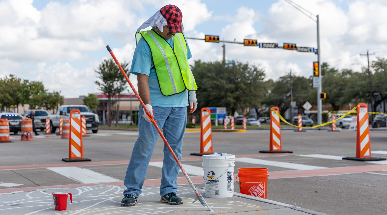 Augmenting intersection enhancements with colorful designs | Asphalt Art