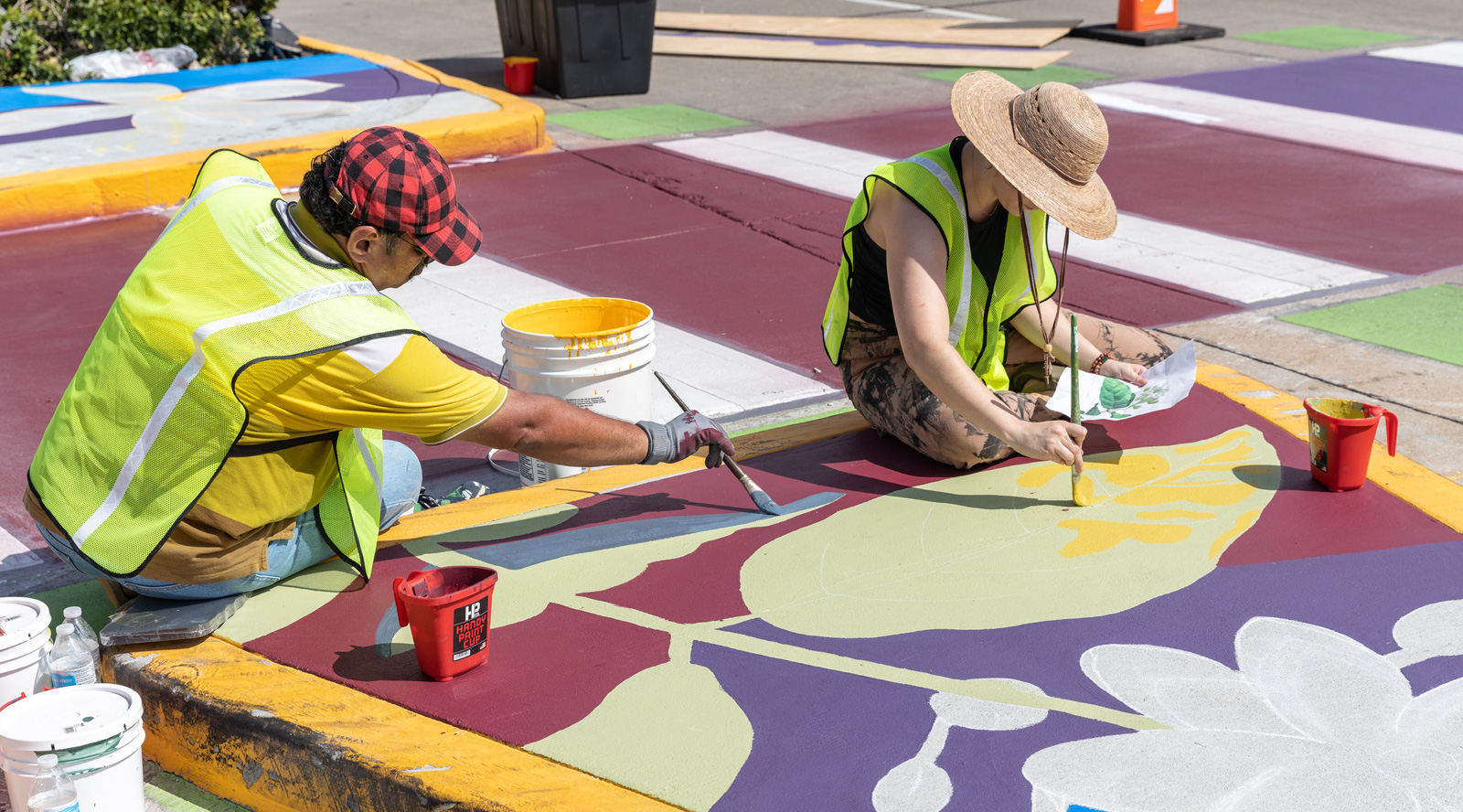 Augmenting intersection enhancements with colorful designs | Asphalt Art