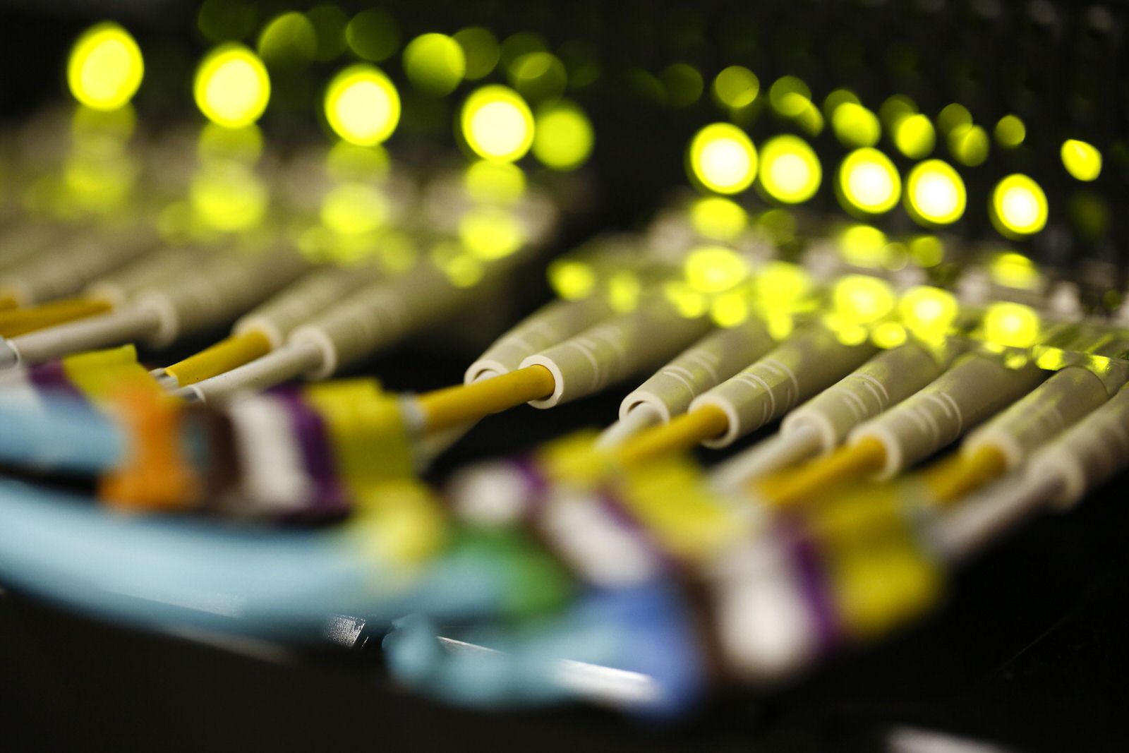 Using Bloomberg automated news stories to predict market events ...