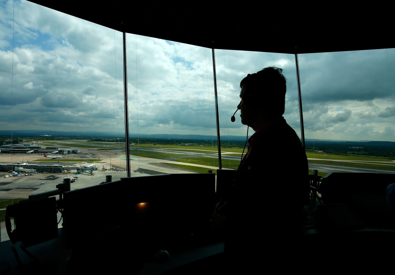 FAA spending $36 billion to upgrade air traffic control system ...