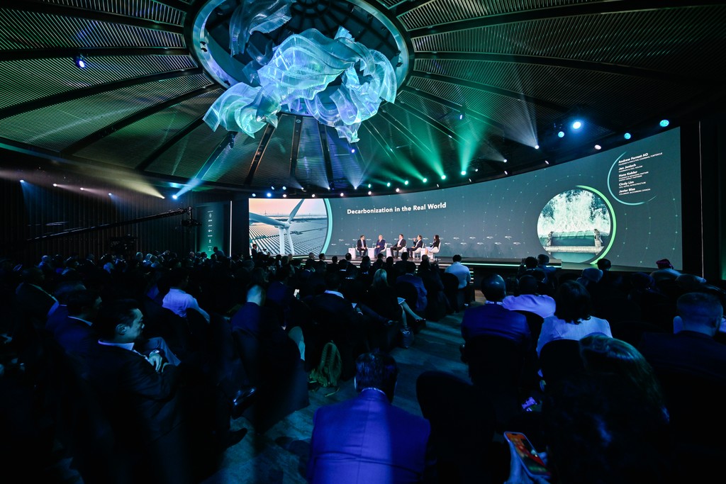 Day One in Singapore: Bloomberg CEO, M. Scott Havens from the 2023 ...