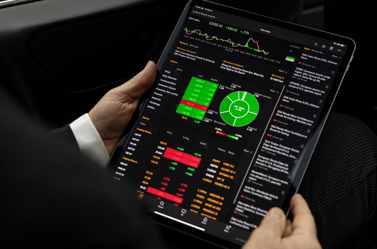 Connect to the dynamic world of global finance | Bloomberg Professional ...