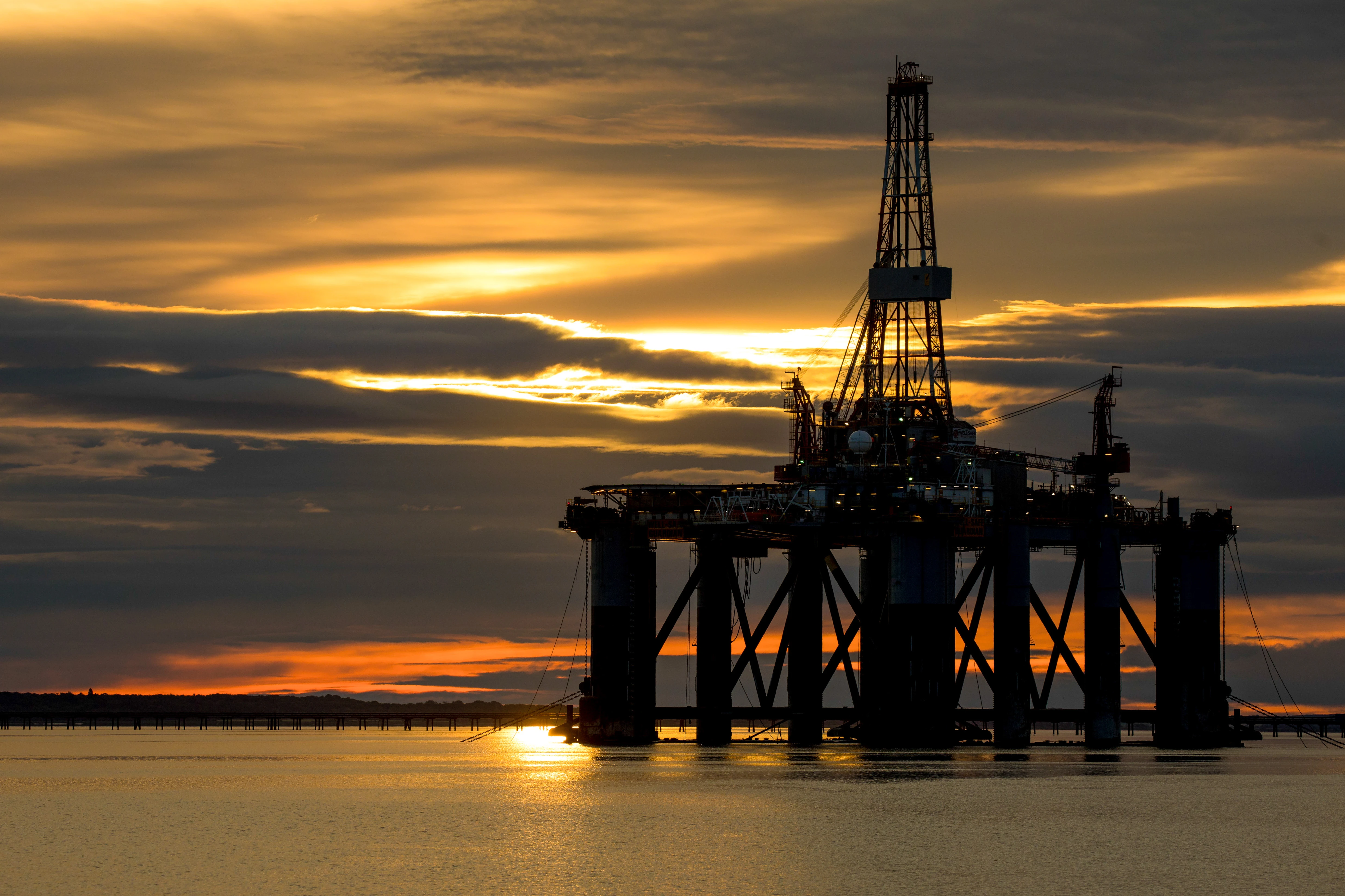Global oil refinery quarterly: Mega projects ramp up runs | Insights ...