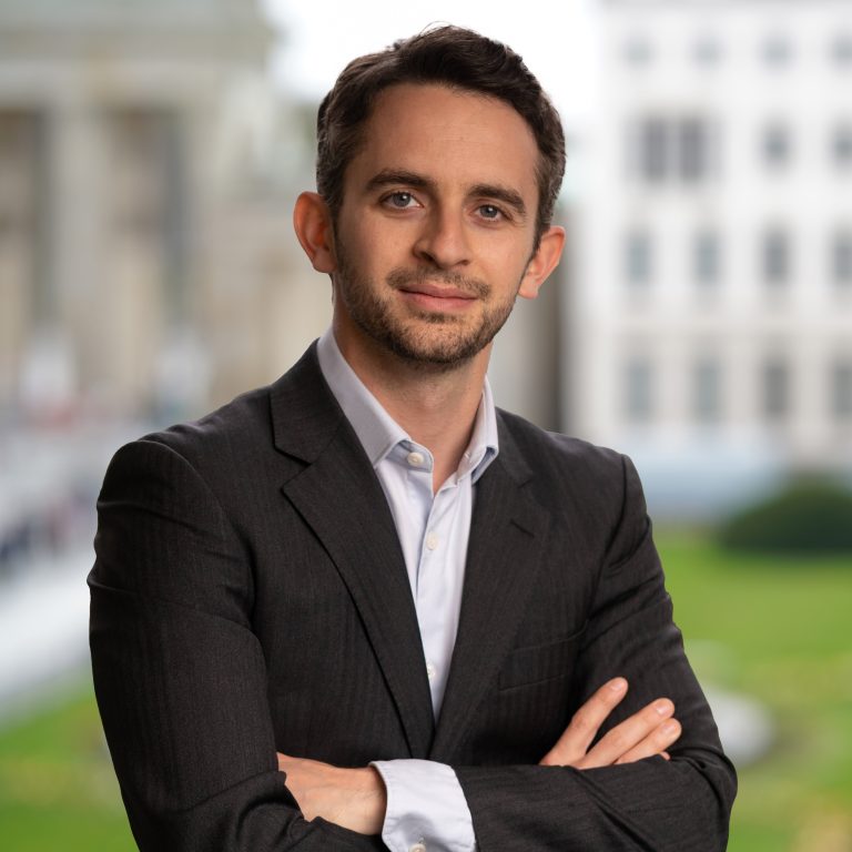 Oliver Crook | Bloomberg Media Talent | Bloomberg L.P.